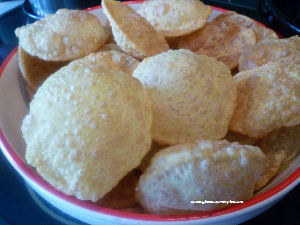 Puris/Pooris with sesame seeds | Authentic Vegetarian Recipes ...